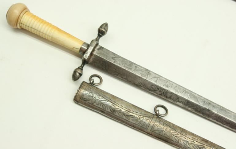 AMERICAN NAVAL OFFICER'S SILVER-MOUNTED DIRK ca.1810 – Sailor in Saddle