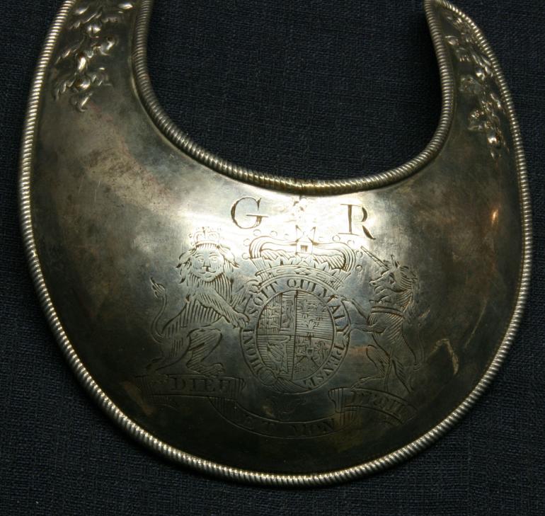 BRITISH OFFICER'S GORGET, CA.1750-1790 - VERY RARE – Sailor in Saddle